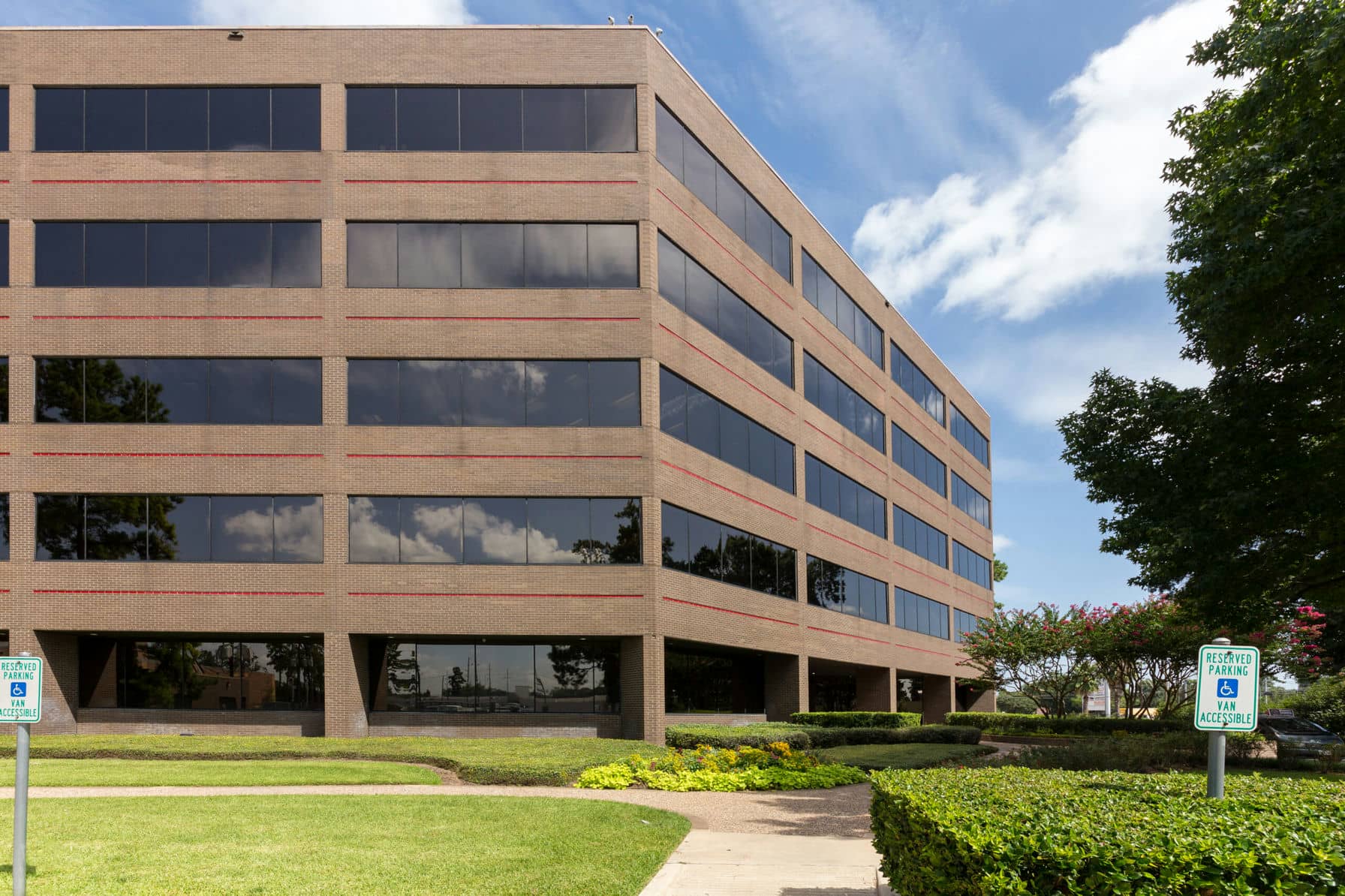 Cornerstone Tower Office Lease in Houston | Silver Star Properties
