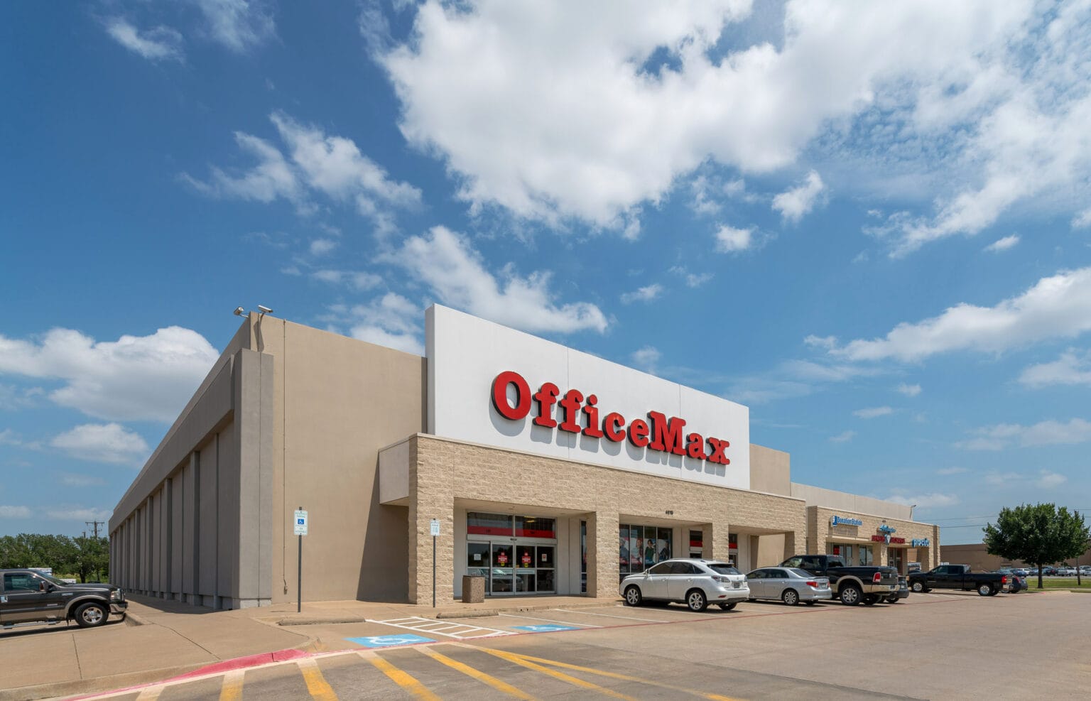 OfficeMax Signs Long-term Lease at Cooper Street Plaza
